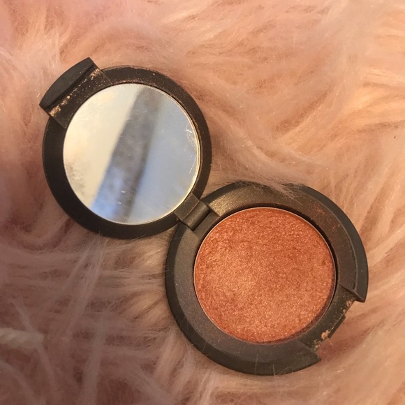 BECCA | Makeup | Becca Rose Gold Highlighter | Poshmark